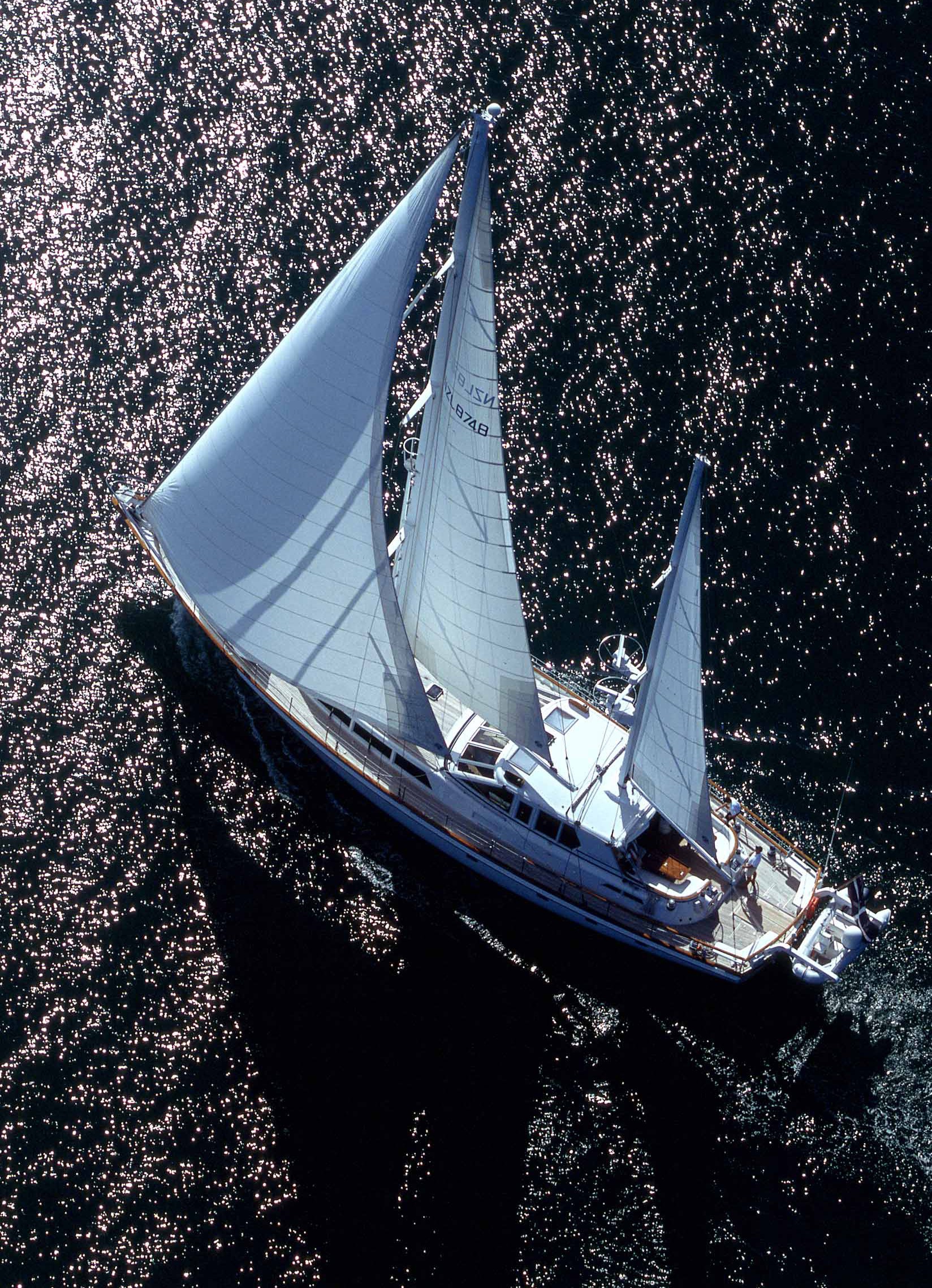 Yacht Pacific Eagle, Alloy Yachts | CHARTERWORLD Luxury Superyacht Charters